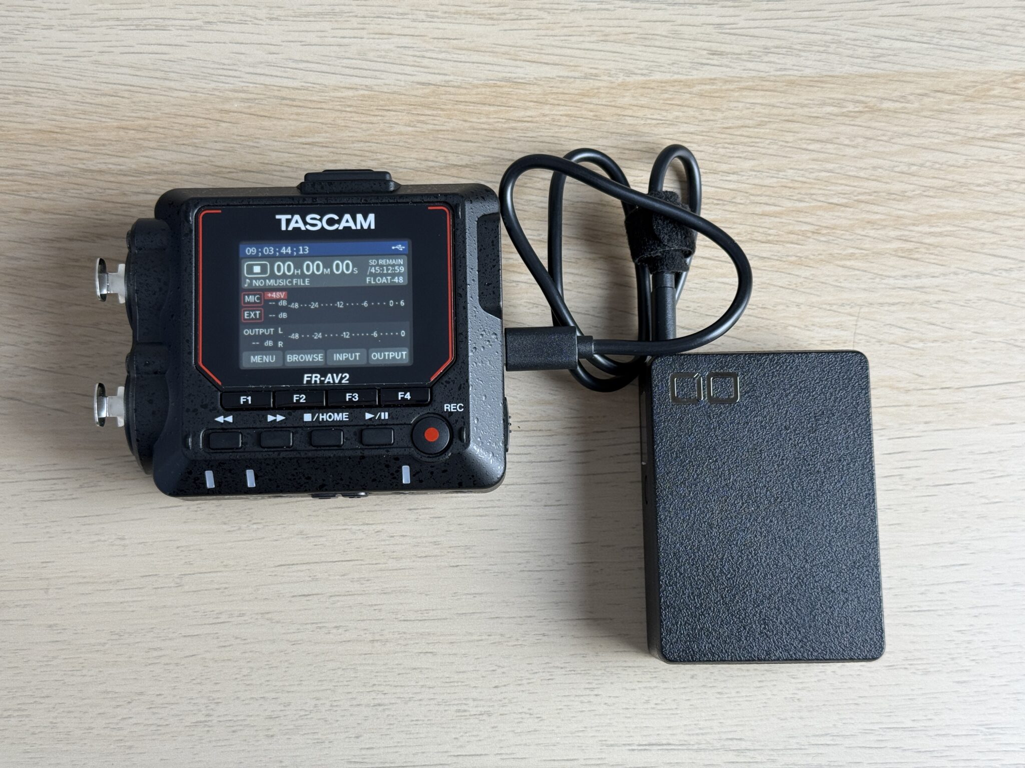 【2025年版】TASCAMのフィールドレコーダー FR-AV2がおすすめ！動画撮影で高品質な音声収録が実現！